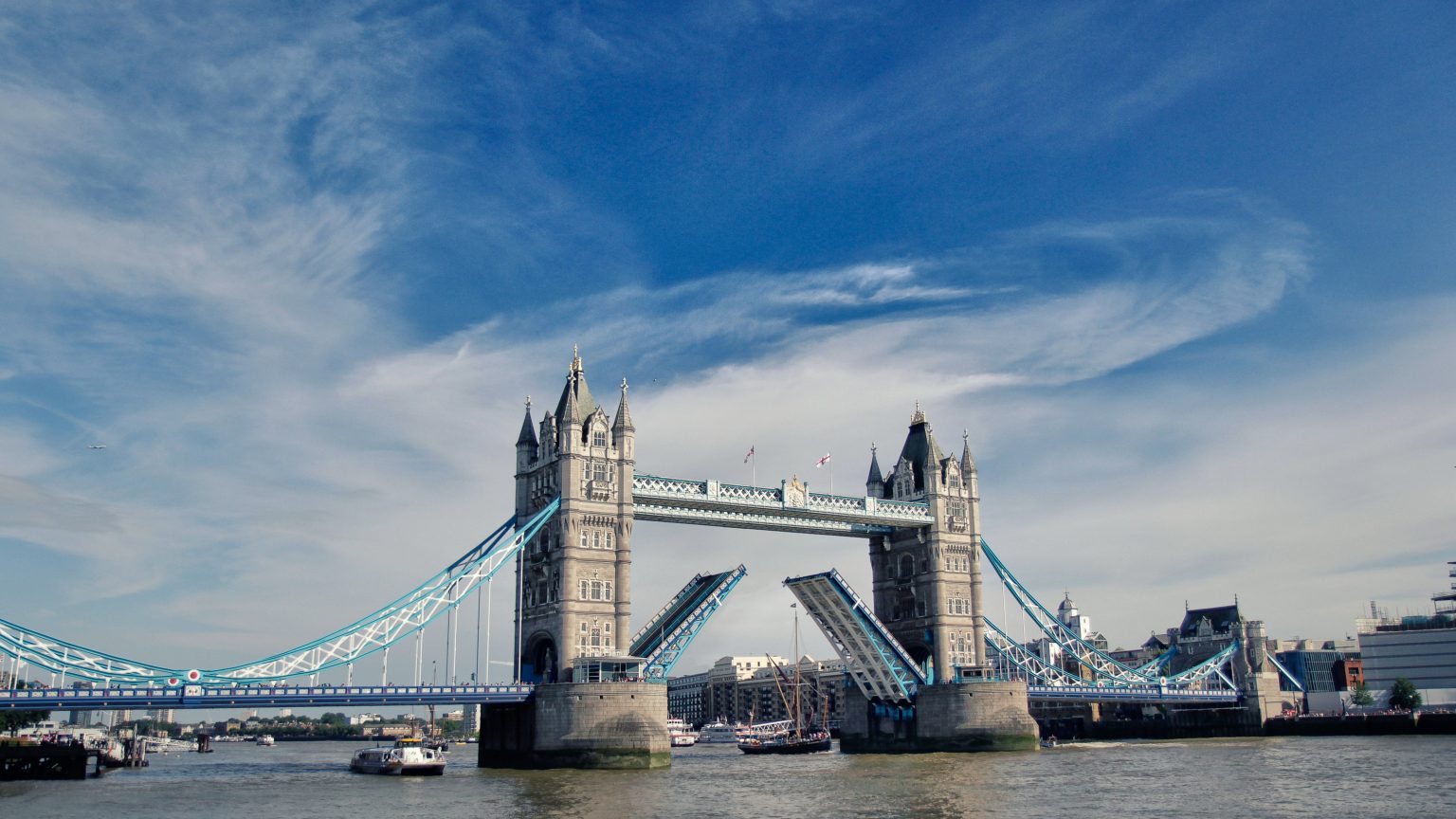 10+ Fascinating Tower Bridge Facts You Probably Didn't Know - UniAcco